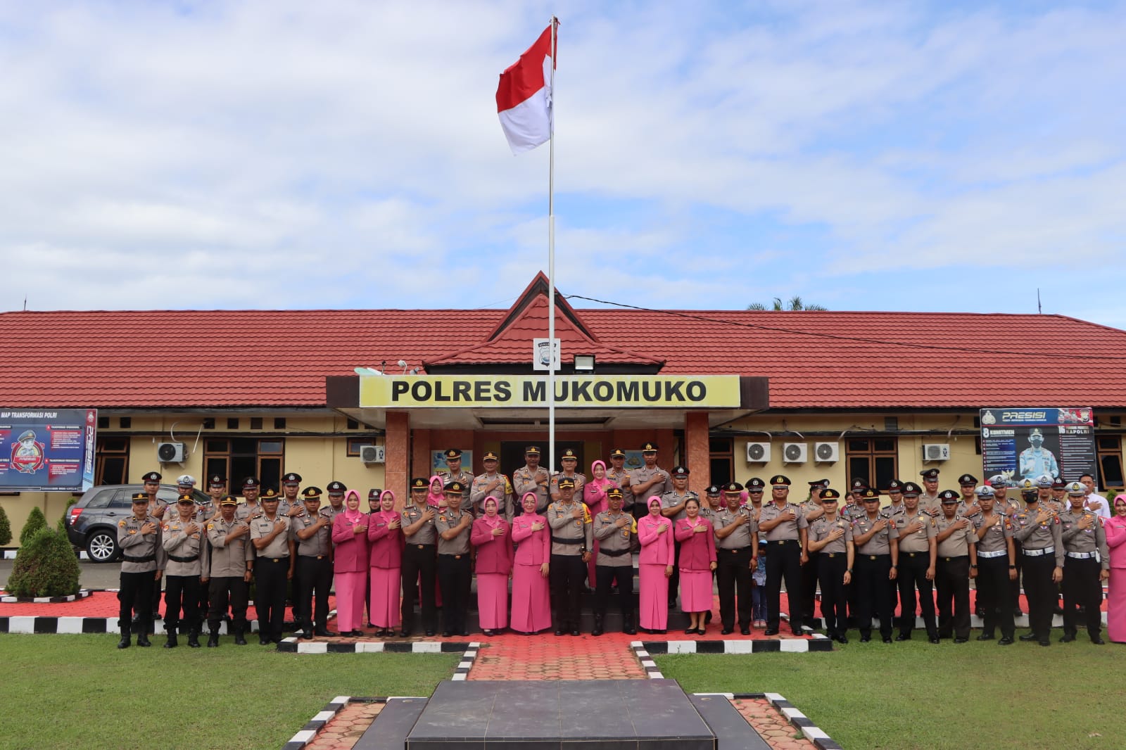 Upacara Korps Raport Kenaikan Pangkat Personil Polres Mukomuko 2023